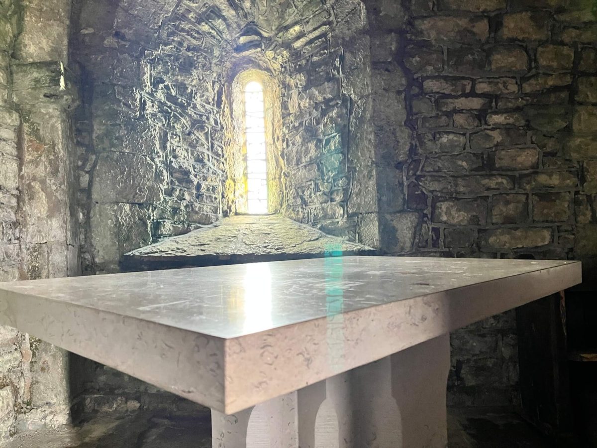 Discover The Beauty Of This 800-Year-Old Cliffside Chapel In Dorset ...