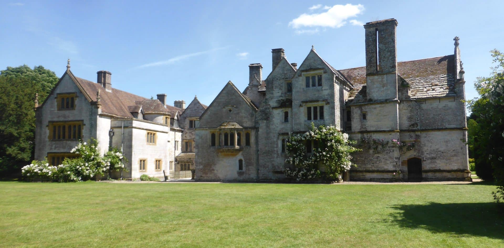 These Are The 12 Most Haunted Places In Dorset