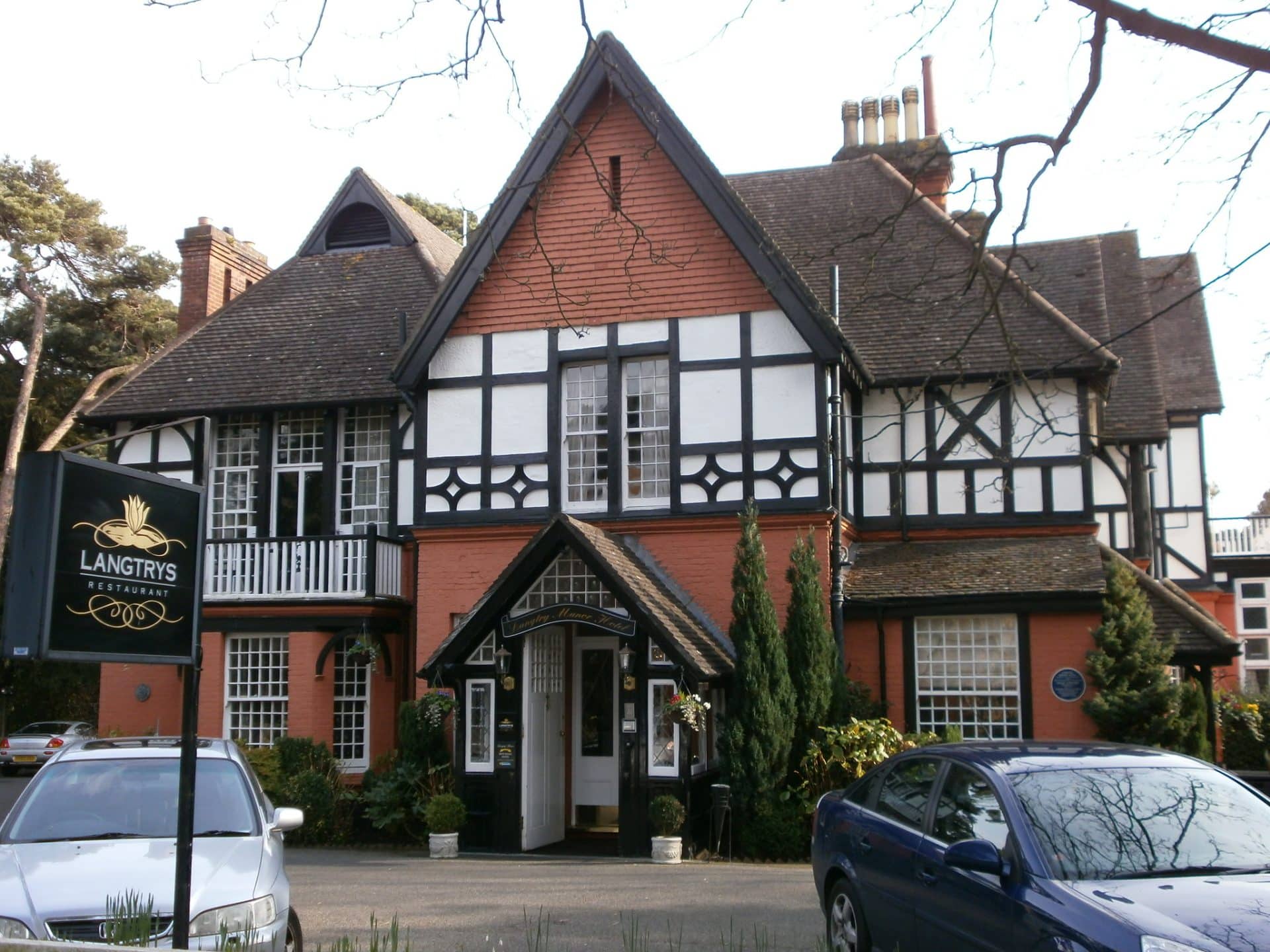 These Are The 12 Most Haunted Places In Dorset