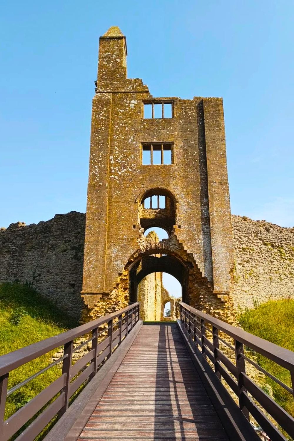 15 Ancient Ruins Of Dorset That Are Truly Fascinating