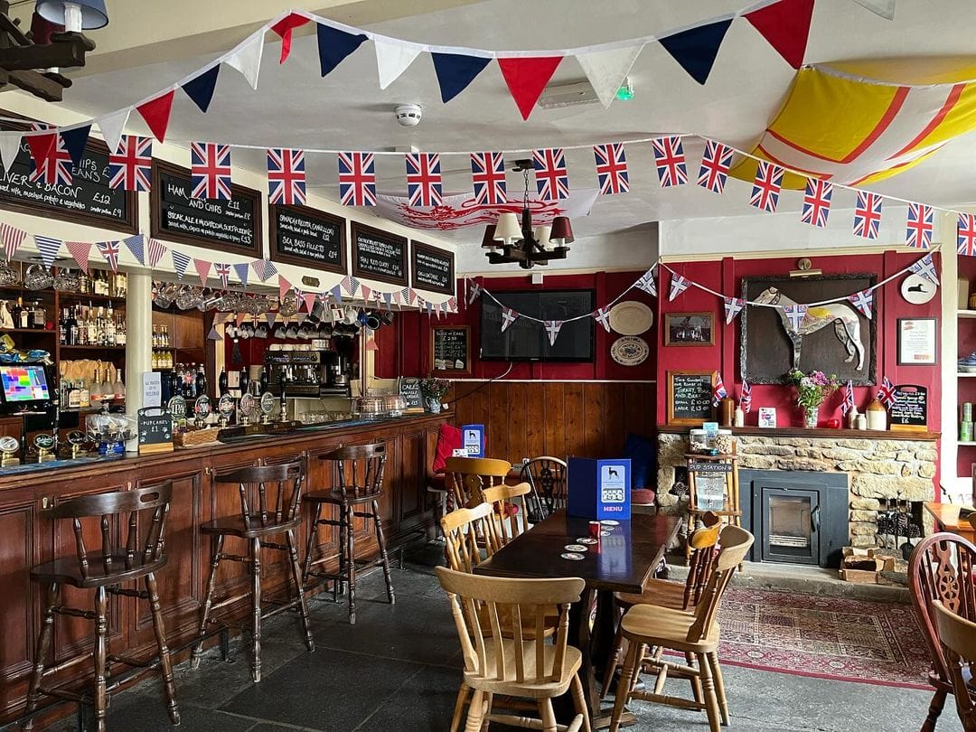 10 Best Dog-Friendly Pubs in Dorset for You and Your Pooch