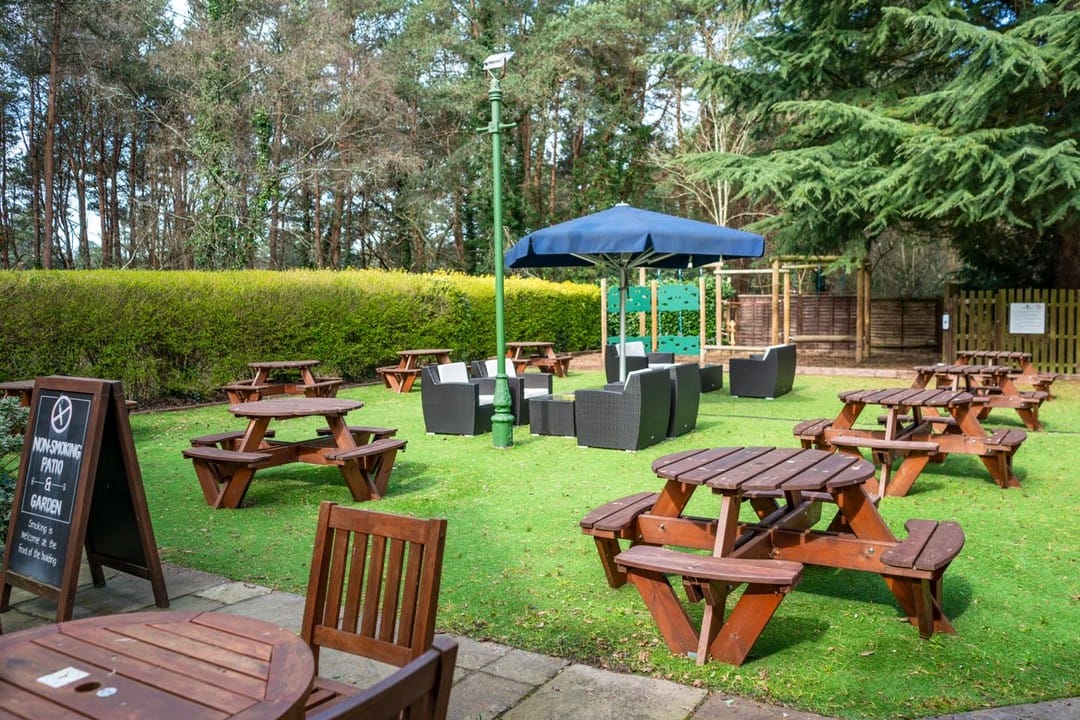 This Dorset Pub Has A Restored 20th-Century Train Carriage