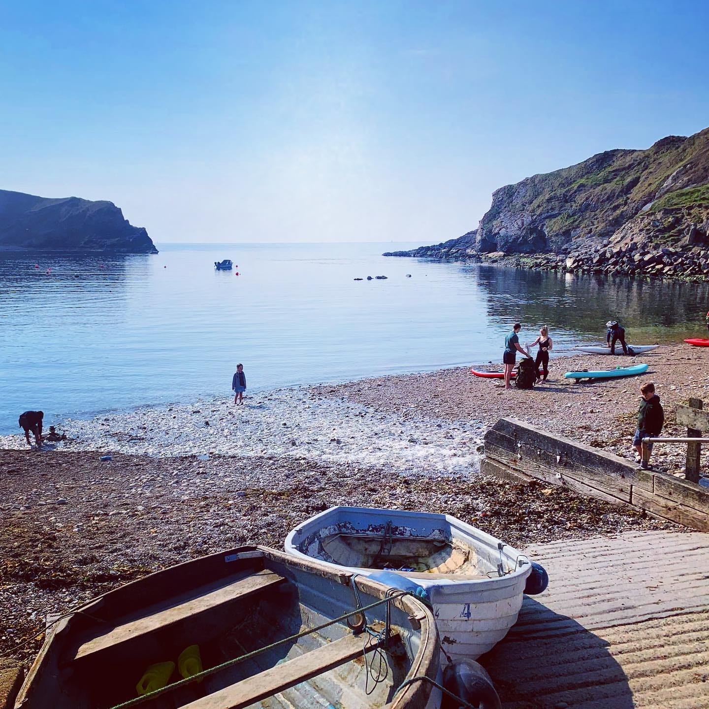 11 Dorset Kayaking Spots For Sea Stacks, Coves, and Views
